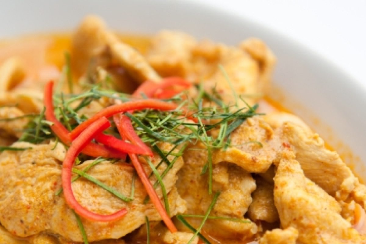 Chicken colombo - Food & Drink - Journey Latin America